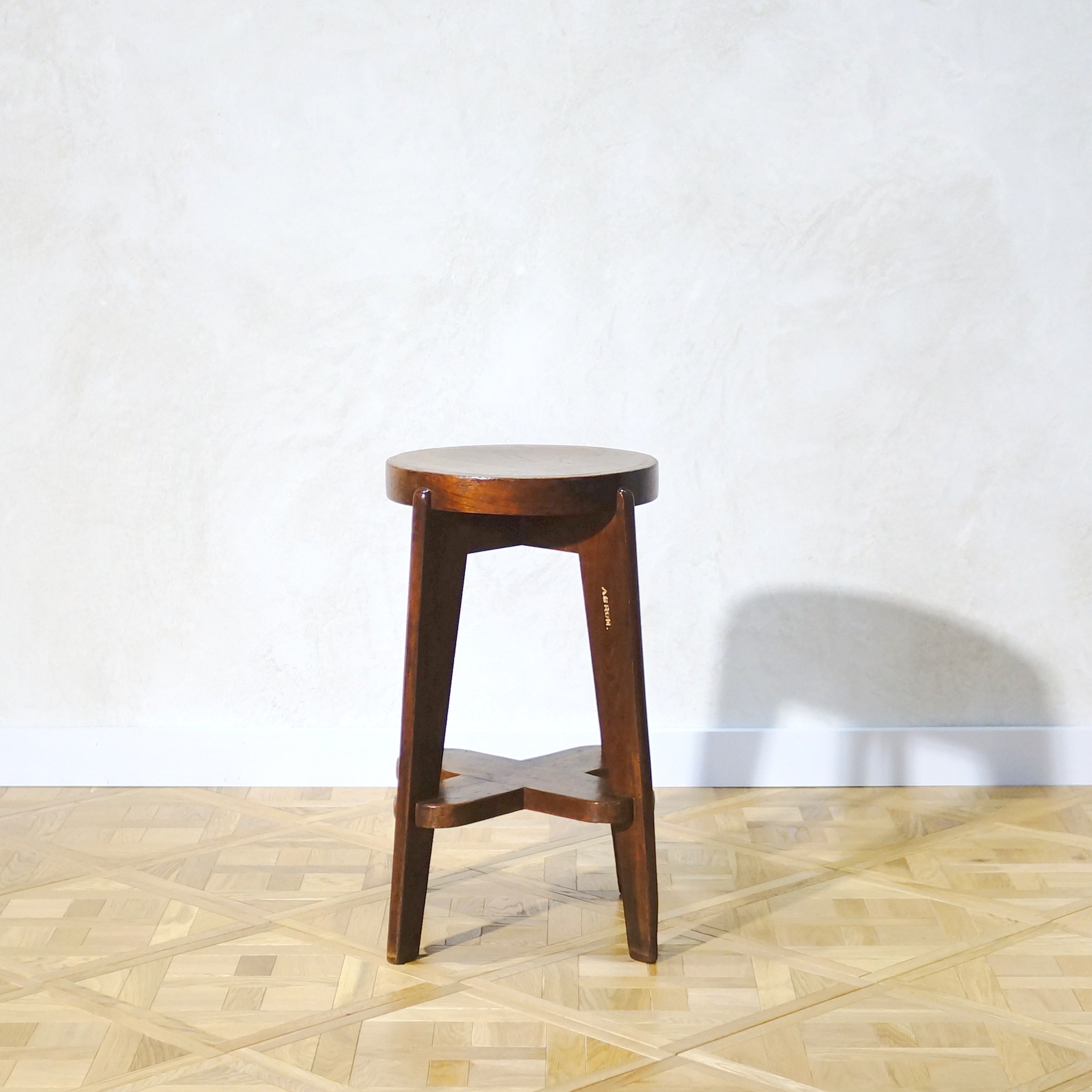 Pierre Jeanneret Stool - MOTO FURNITURE 北欧家具 ウェグナー フィンユール